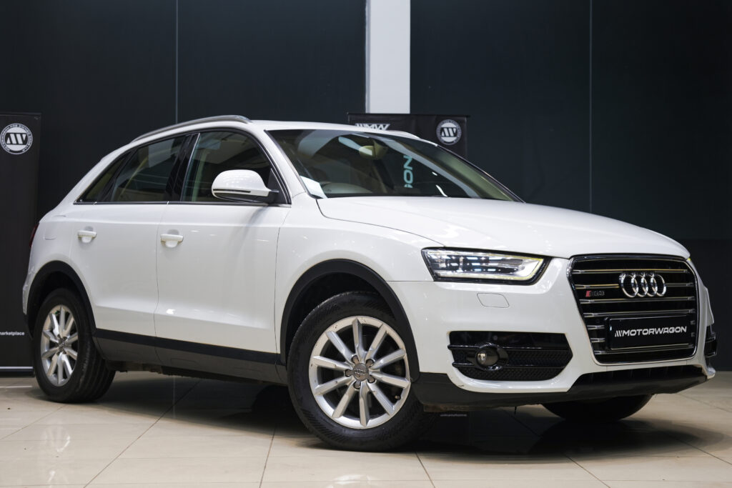 AUDI Q3 35 TDI PREMIUM PLUS - Motor Wagon
